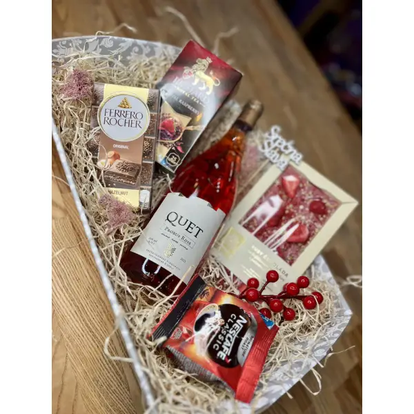 Poklon korpa Quet | Online prodaja | Ananas