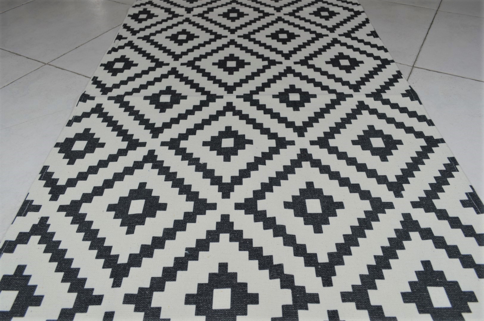 BLUE BELL Prostirka print 120x180cm romb crno-bela | Online prodaja ...