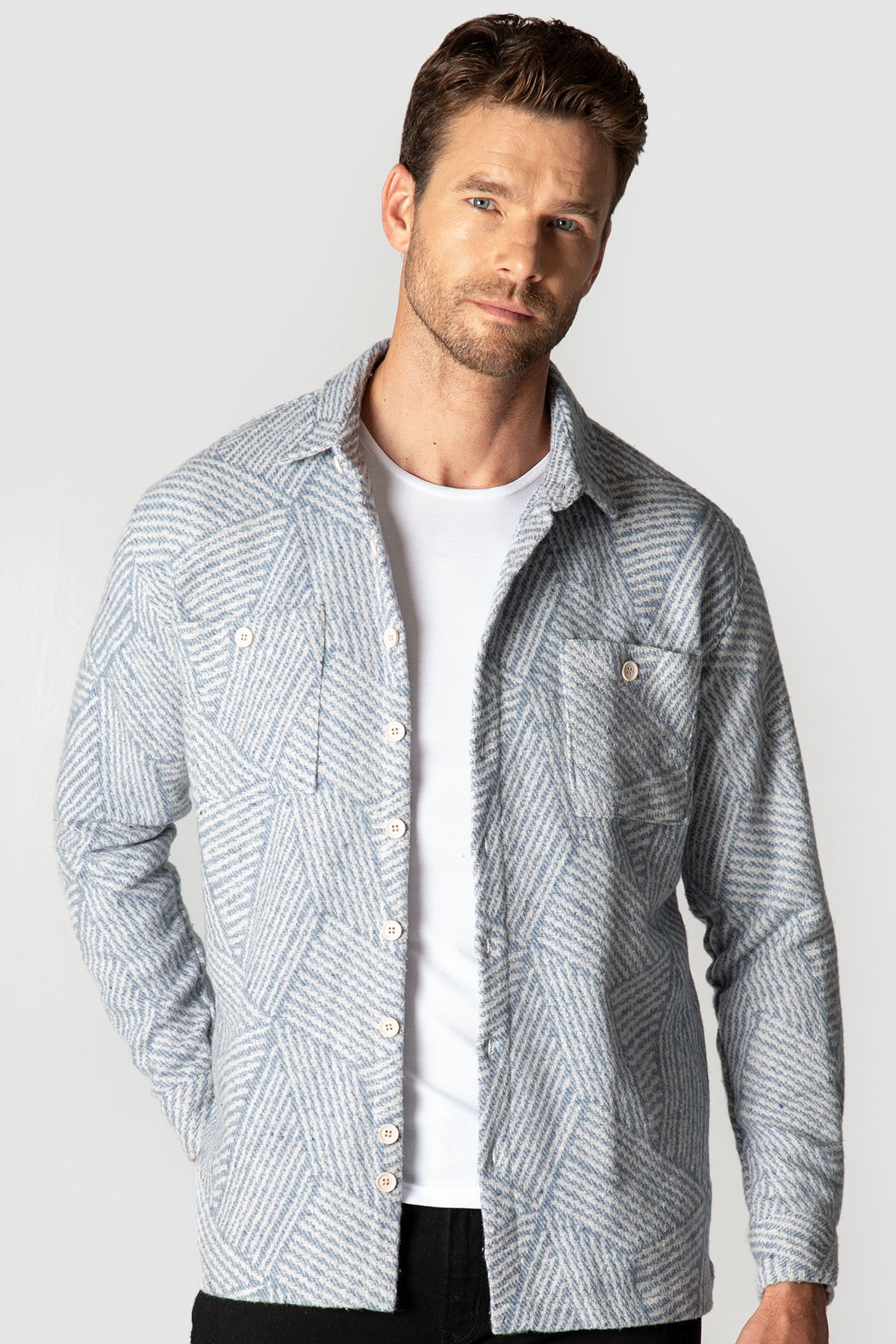 TUDORS Машка кошула Oversize-relaxed fit сино-бела | Најголема онлајн ...